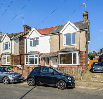 Houses for sale in Reigate | Andrews