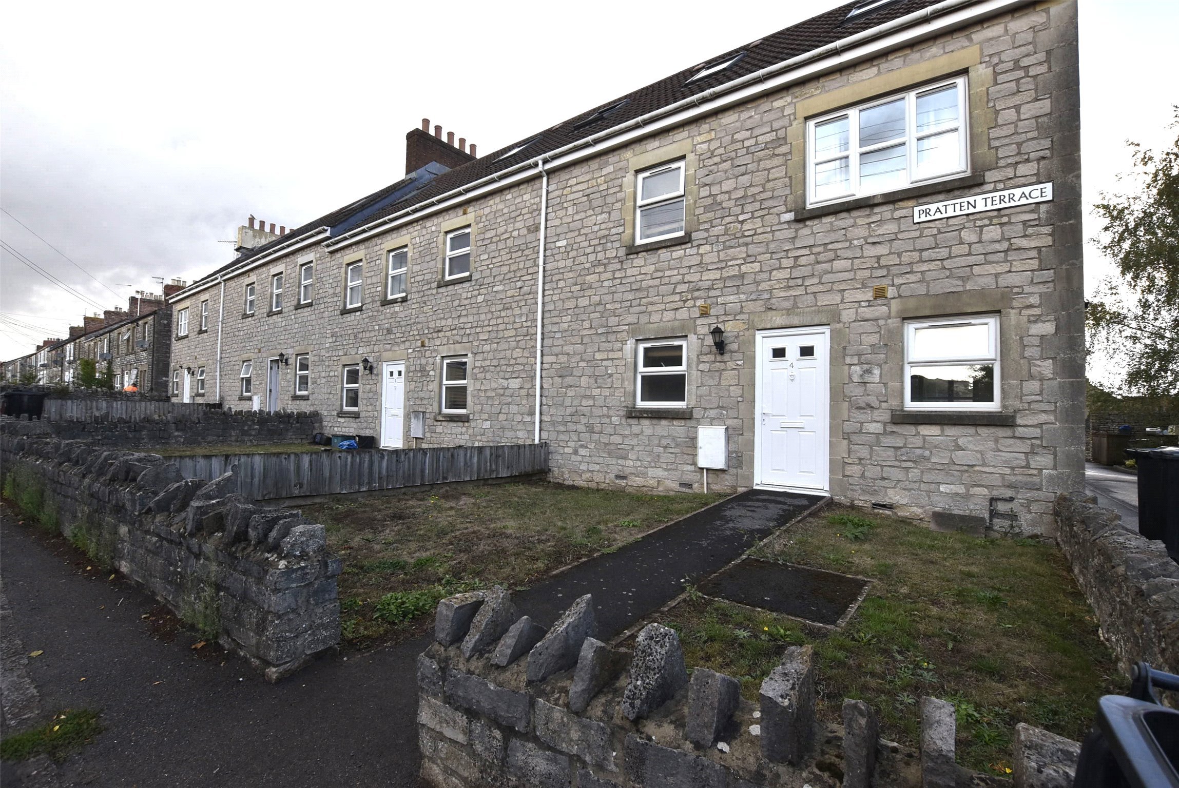 1+ bedroom flat/apartment to rent in Pratten Terrace, Charlton Road ...